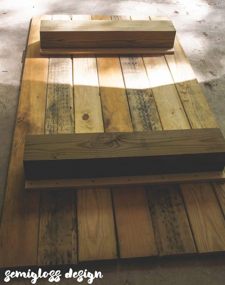 Learn How to Build an Easy DIY Daybed: Perfect for Beginners!