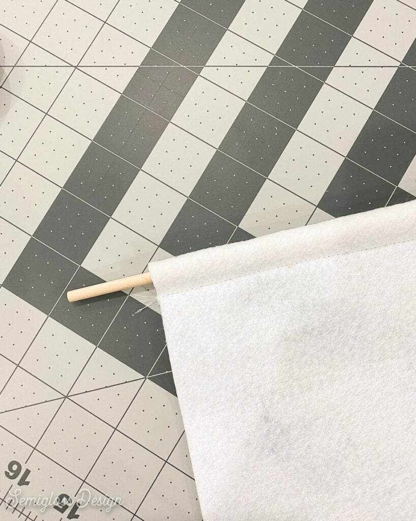 How to Make a DIY Felt Wall Hanging with a Rainbow - Semigloss Design