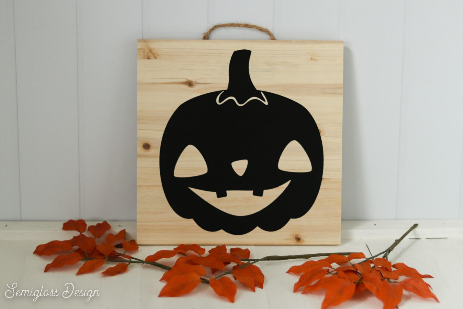 Make a Jack O'Lantern Sign for Halloween - Semigloss Design