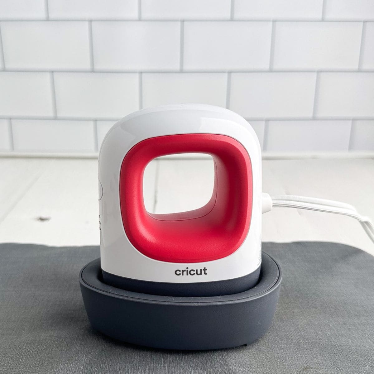 How to Use the Cricut EasyPress Mini - Semigloss Design